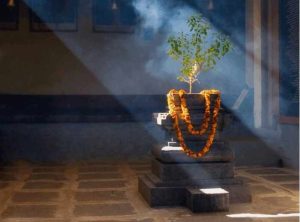 21 Essential Hindu Symbols (& the Stories Behind Them)